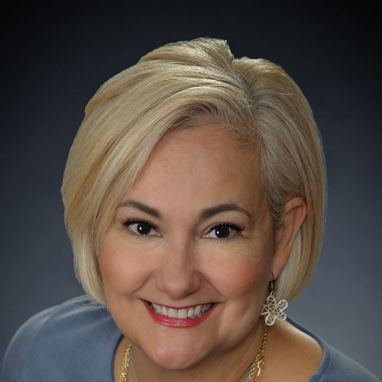 Linda Flores's Instagram, Twitter & Facebook on IDCrawl