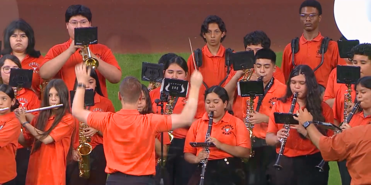 Stovall Middle School Band Performs National Anthem at Daikin Park ...